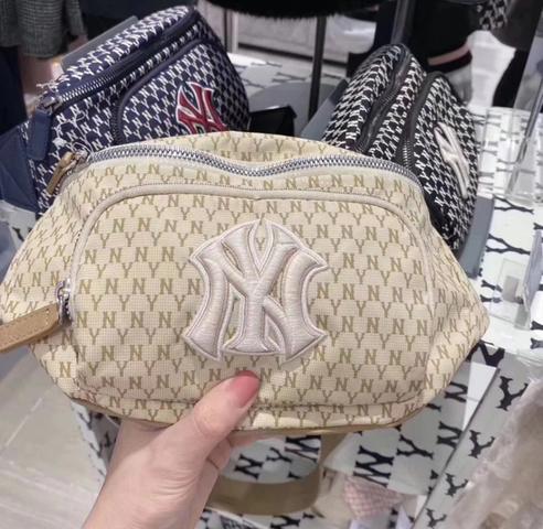 กระเป๋าสะพายข้าง MLB | ENNXO