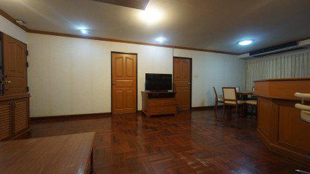 ขาย คอนโด รินเฮ้าส์ Rin House สุขุมวิท 39 รถไฟฟ้าพร้อมพงษ์ 88 ตรม ชั้น 2 | ENNXO