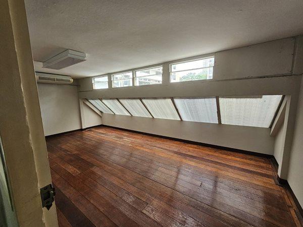 ขายโฮมออฟฟิต ซอยถนนปั้น ขนาด 45.9 ตารางวา ใกล้ BTS เซนต์หลุยส์ โทร 061-982-9696 | ENNXO