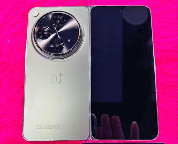 OnePlus open สีเขียว | ENNXO