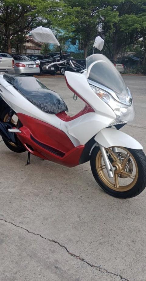 ขายHonda Pcx 200 สีขาวอแดง | ENNXO