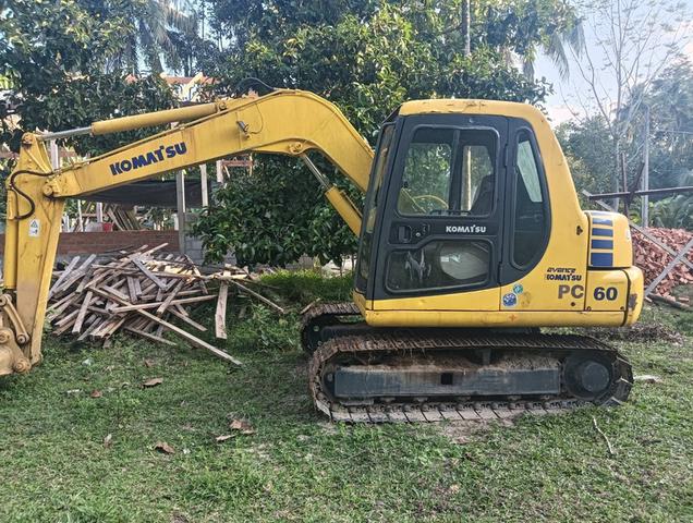 ขายรถแบคโฮ KOMATSU PC 60-7 | ENNXO