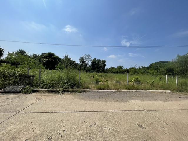 ขายด่วนที่ดินสมุทรสาคร ขายที่ดินถมแล้ว เจ้าของขายเอง พื้นที่ 175 ตารางวาๆละ 10,000 บาท | ENNXO