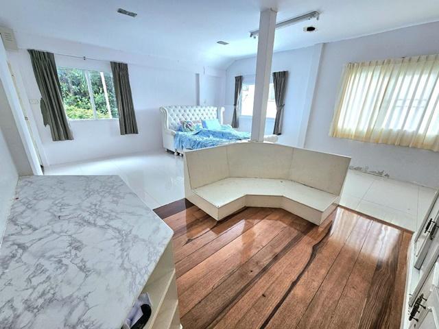 ติดทางด่วนรามอินทรา บ้านเดี่ยว 3 ชั้น จอดรถ 6คัน ลาดพร้าว 58-65 สามารถทำเป็นออฟฟิศได้ มีโกดัง ...