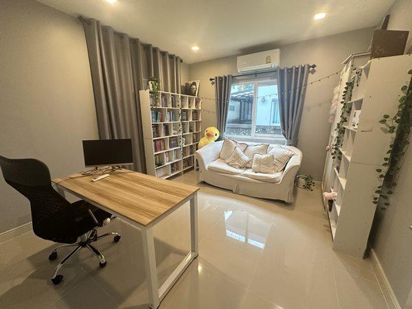 ขายบ้านเดี่ยว 2ชั้น อ.เมืองปทุมธานี 4ห้องนอน (มีห้องนอนชั้นล่าง) 3ห้องน้ำ มีต่อเติมครัวหลังบ้าน ...