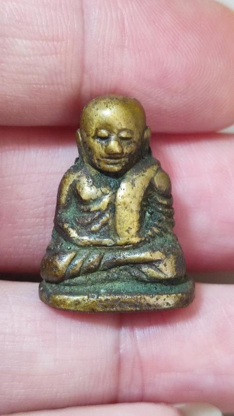 พระเครื่องเนื้อเก่า พระบ้าน | ENNXO