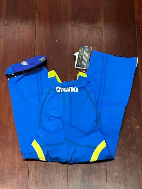 ชุดแข่งว่ายน้ำผู้หญิง Arena | ENNXO