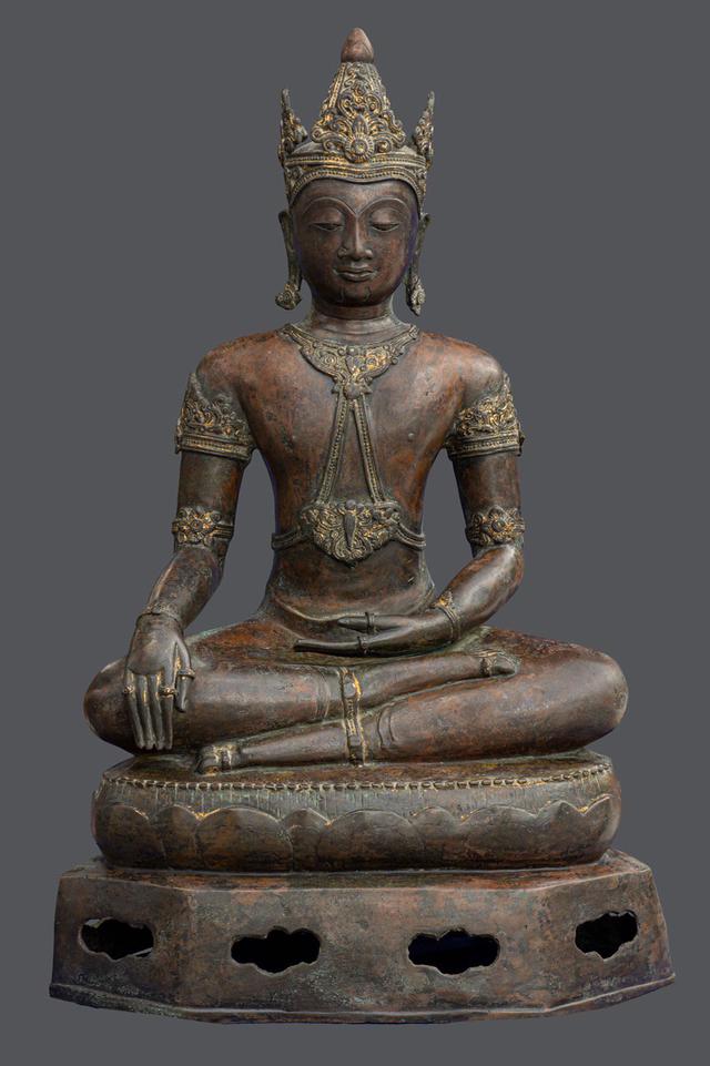 พระบูชาเชียงแสนทรงเครื่องหน้าตัก 20 นิ้ว Ennxo