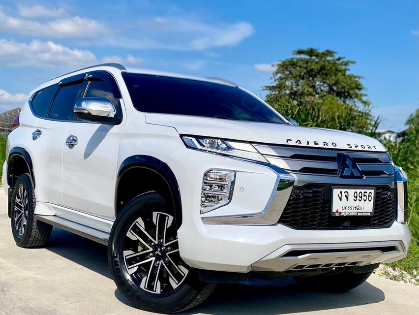ขาย Mitsubishi Pajero 2.4GT ปี20 | ENNXO