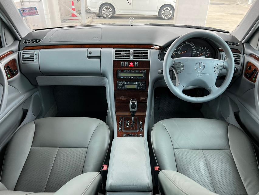 Mercedes Benz E200 Kompressor 2.0 Elegance (W210) | ENNXO