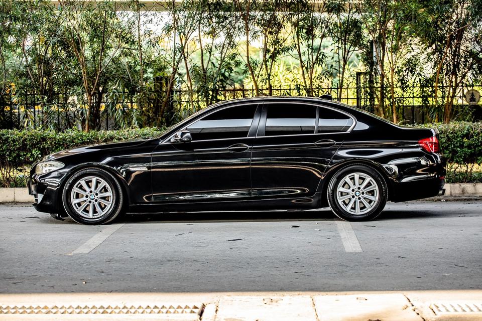 BMW 520i F10 สีดำ ปี 2013 มือเดียวป้ายแดง | ENNXO