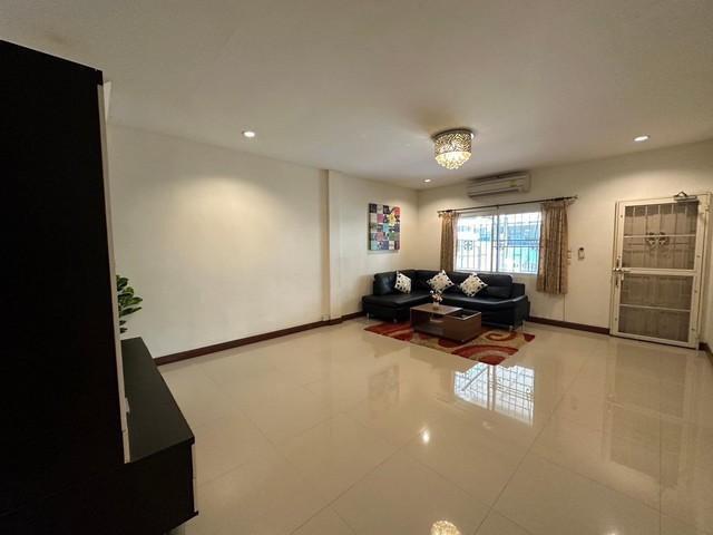 PT12 ขาย บ้าน ทาวเฮาส์ 2 ชั้น ลาดพร้าว 101 ซอย 46 | ENNXO