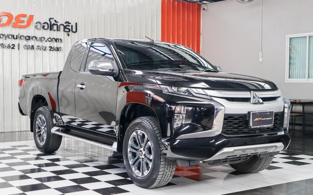 MITSUBISHI ALL NEW TRITON MEGA CAB PLUS 2.4 GT MIVEC 2019 | ENNXO
