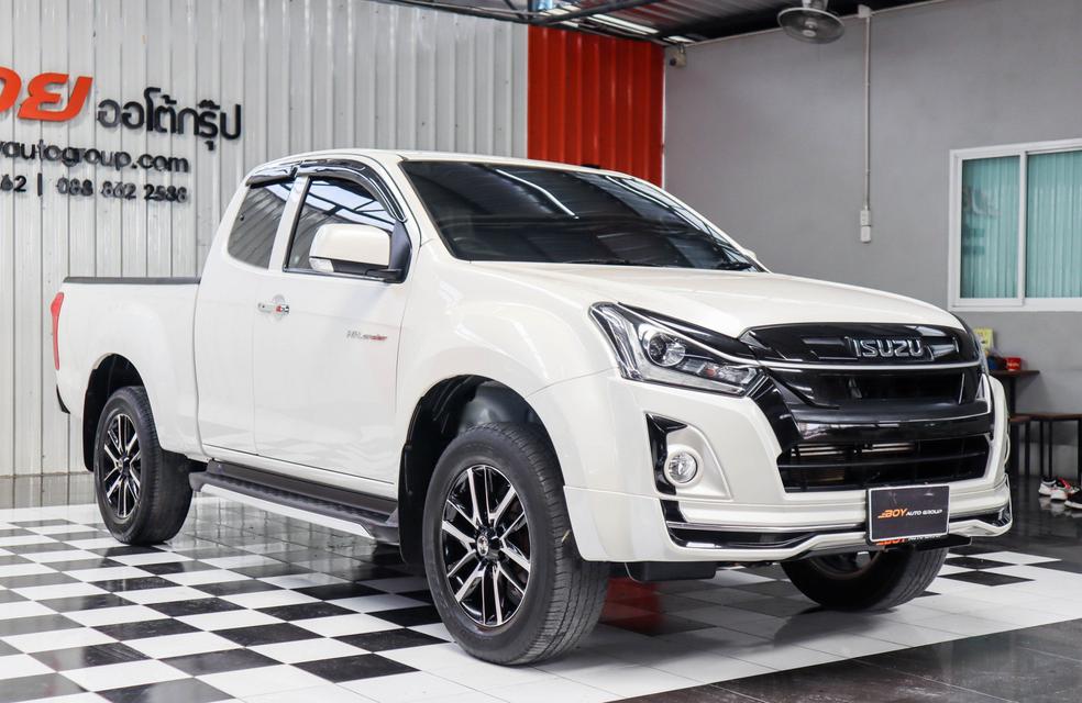 ISUZU ALL NEW D-MAX SPACE CAB HI-LANDER 1.9 Z PRESTIGE 2019 | ENNXO