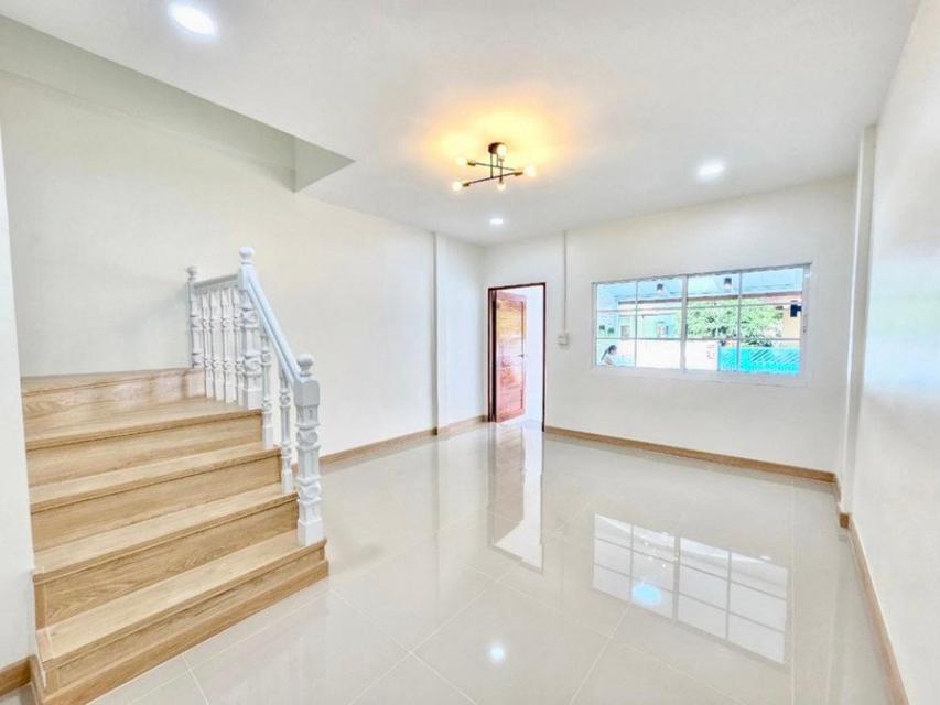 ขาย ทาวน์เฮ้าส์ 2 ชั้น หมู่บ้านพาราไดซ์เทอเรส ร่มเกล้า36 | ENNXO