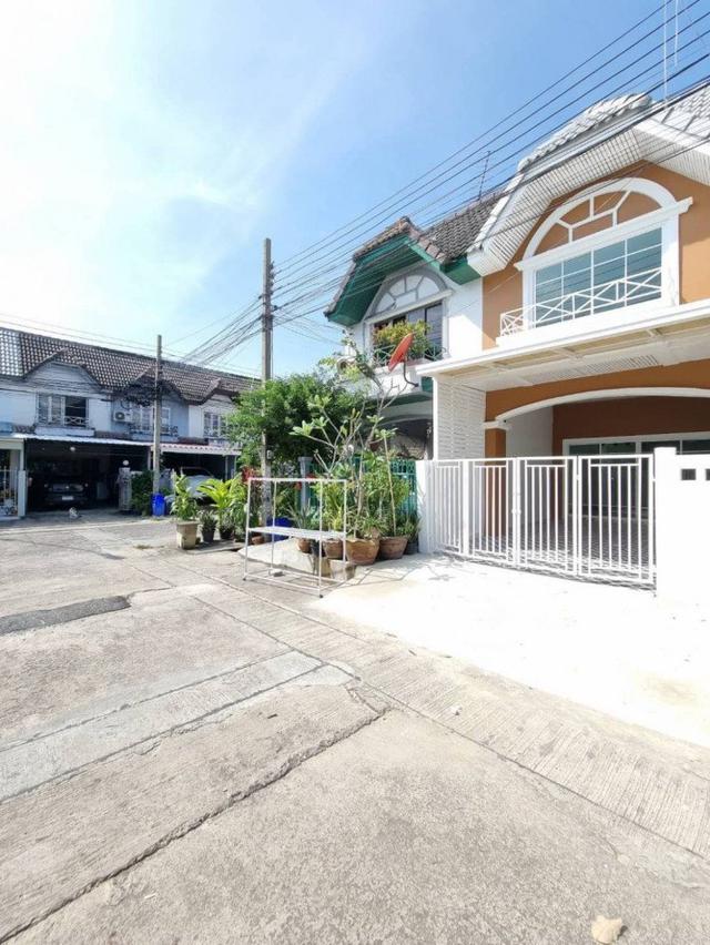 ขาย ทาวน์โฮม บ้านมนวดี พื้นที่ 104 ตรม. 26 ตร.วา | ENNXO