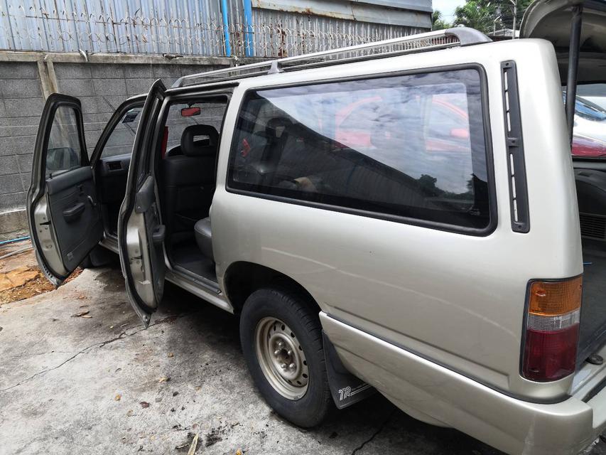 Toyota Hilux Mighty-X Van' 96 | ENNXO