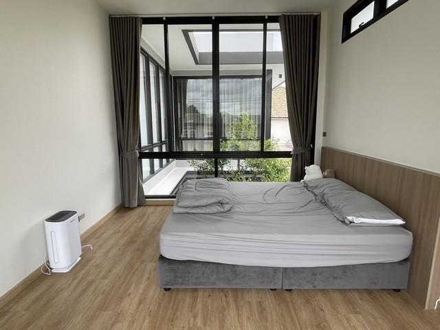 PT12 ขาย พหลโยธิน 48 สภาพใหม่มาก ตกแต่งด้วยกระจกบานใหญ่ เพดานสูงโปร่ง 3 เมตร | ENNXO