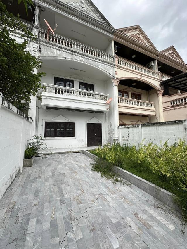 ให้เช่า ทาวน์โฮม บ้านราชาวิลล์ 285 ตรม. 39 ตร.วา ซอยจรัญสนิทวงศ์ 13 | ENNXO