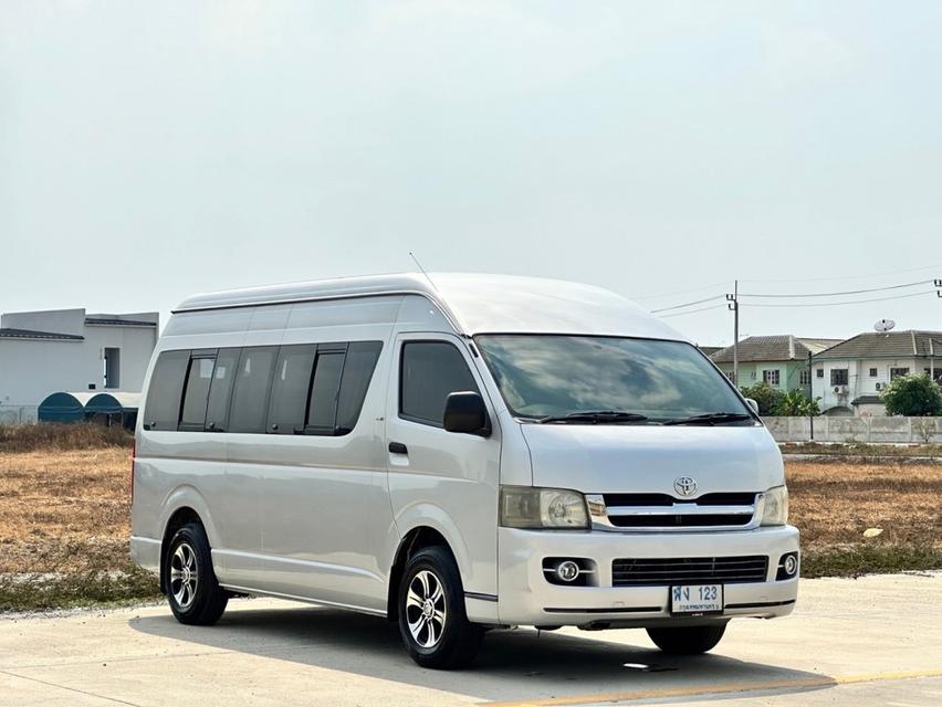 รถตู้ 2.5 d4d | ENNXO