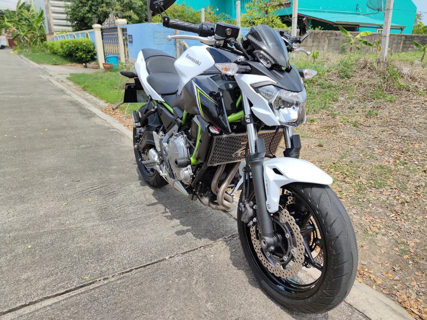 ลดราคา Kawasaki Z650 สีขาวค่ะ | ENNXO