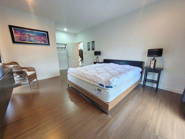 พาราไดซ์ปาร์ค 3ชั้น สวนหลวง ร.9 ให้เช่า-ขาย อุดม 55 ตรว 312 ตรม | ENNXO