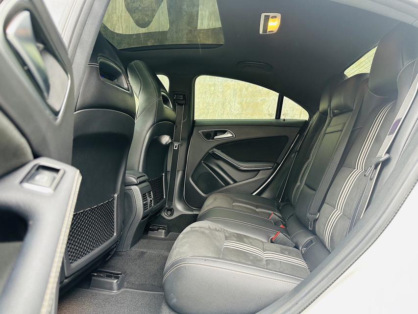 2019 Mercesdes Benz CLA250 AMG Dynamic White Art Edition โฉม W117 | ENNXO