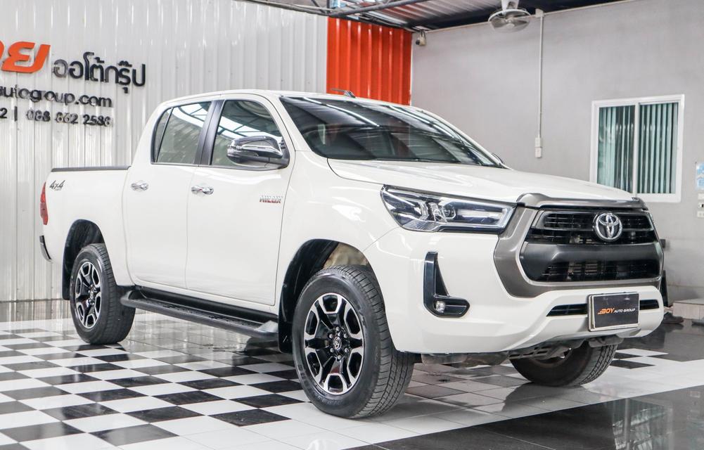 TOYOTA HILUX REVO D-CAB PRERUNNER 2.4 MID 4WD 2021 | ENNXO