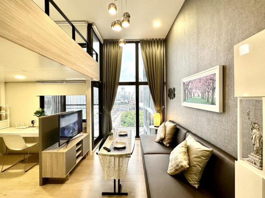 ให้เช่า คอนโด Chewathai Residence อโศก Duplex สไตล์ Loft ชั้น 12 วิวสระ ...