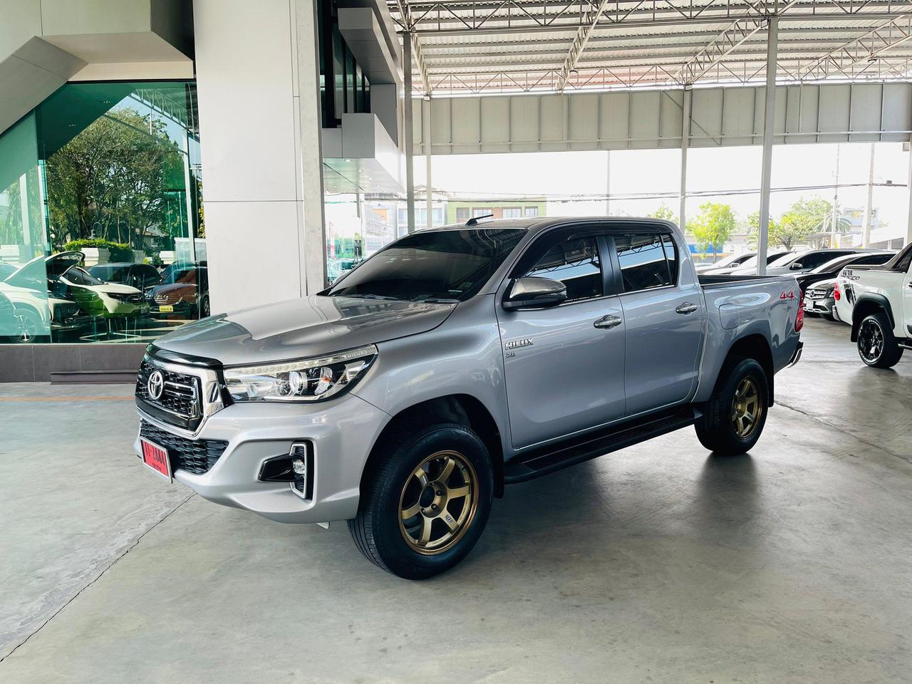 TOYOTA REVO 2.8G 4WD AUTO ปี 19 จด 23 รถรอจดตอนนี้ป้ายแดง | ENNXO